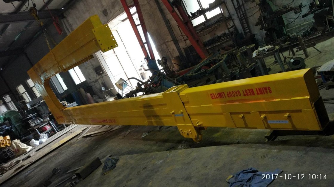 U Shape Unloading Crane For 40 Feet Containers , C Shape Loading ...
