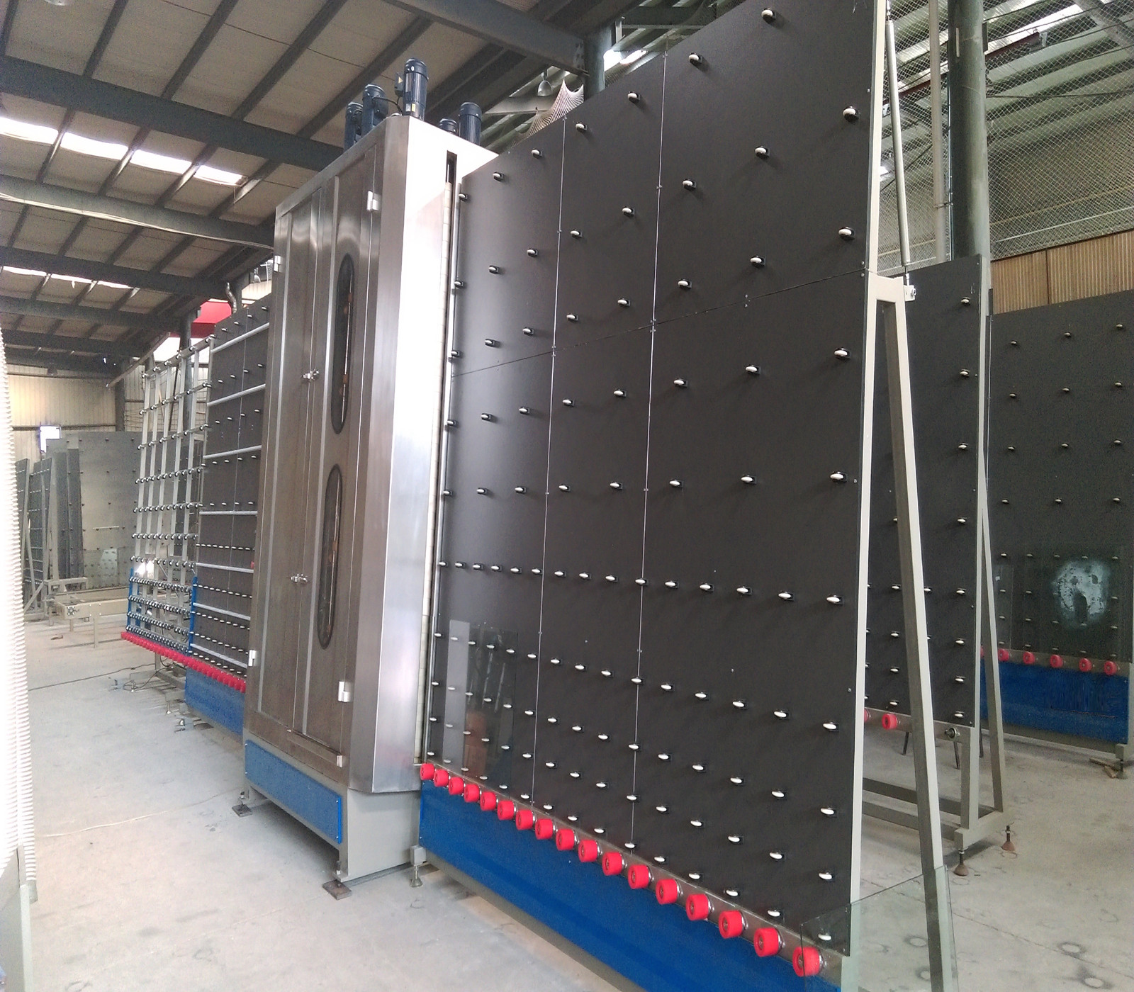 Low - e Vertical glass washer Machine with Tilting Table , double ...