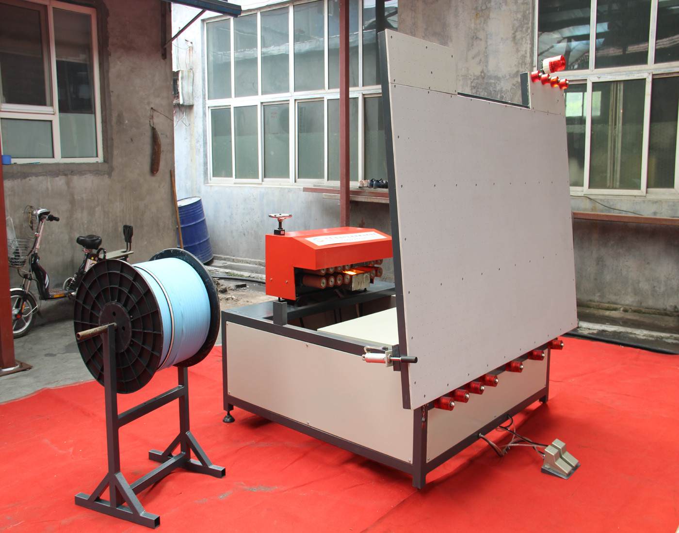 380V 60HZ Heated Roller Press Table , hot roll press 2m / min speed